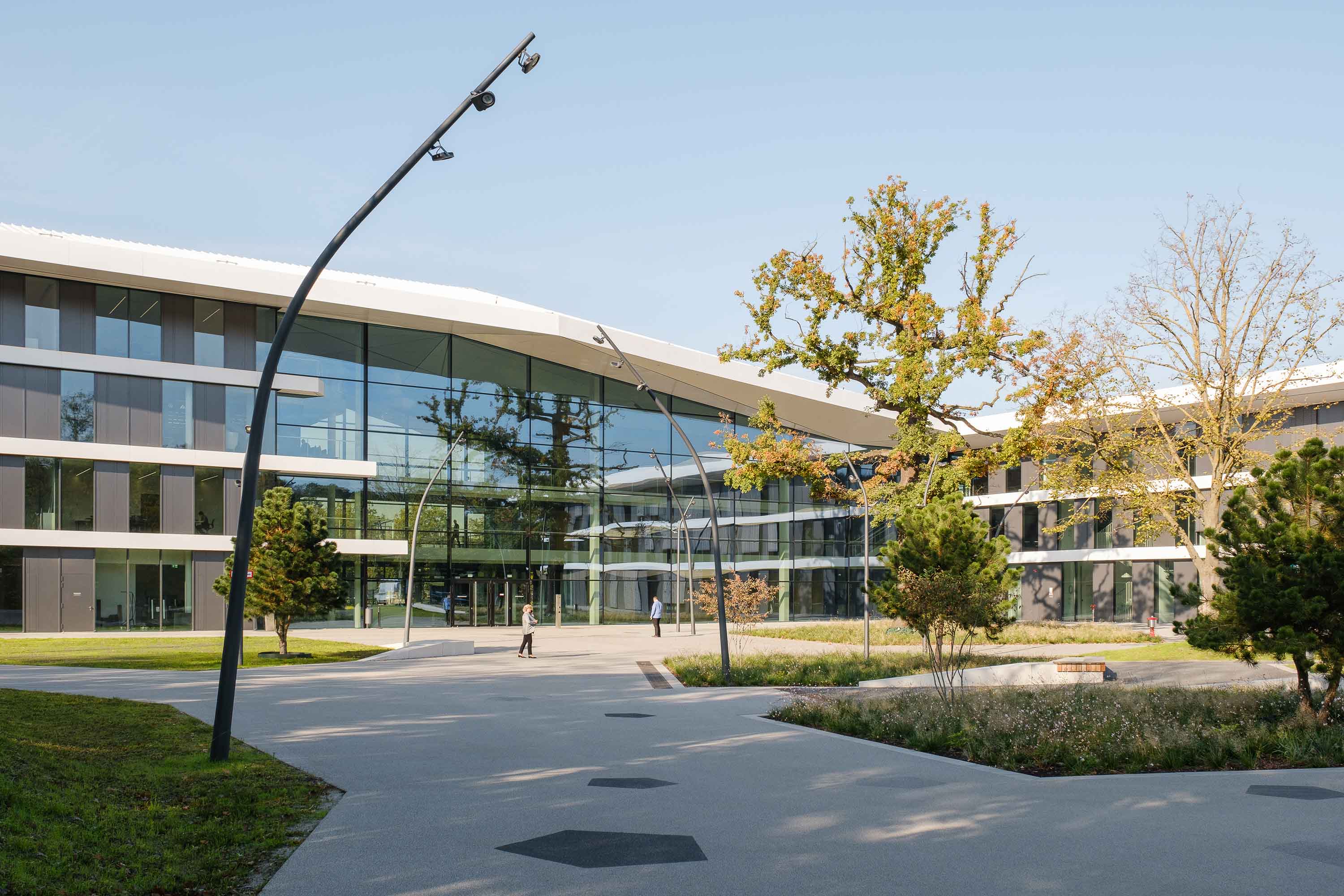 Neue DFB-Zentrale in Frankfurt von Kadawittfeldarchitektur