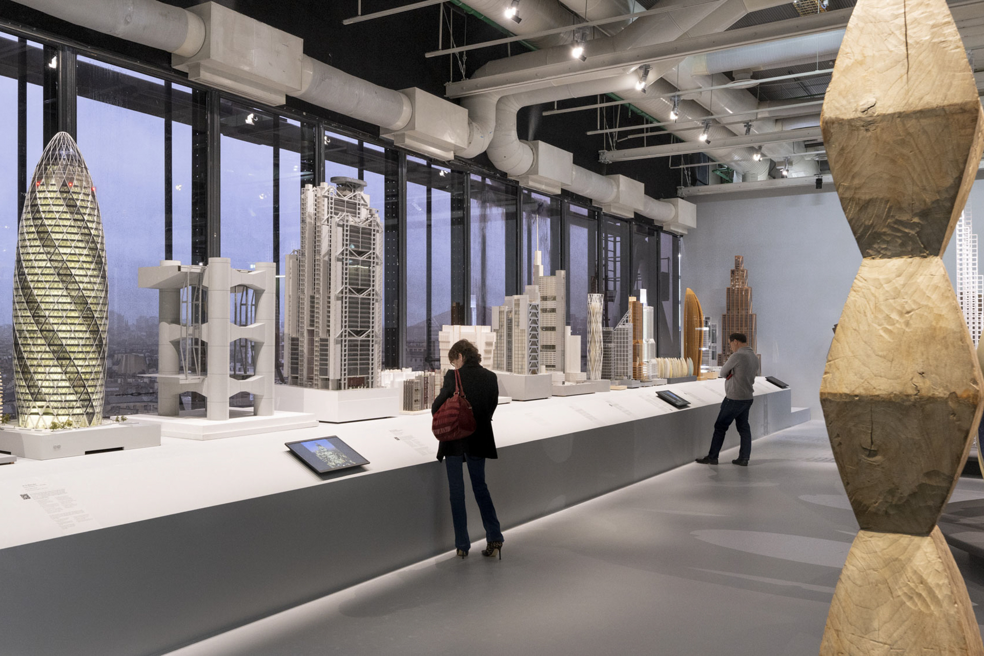 Norman Foster: Architecture Inspired by Technology and Art